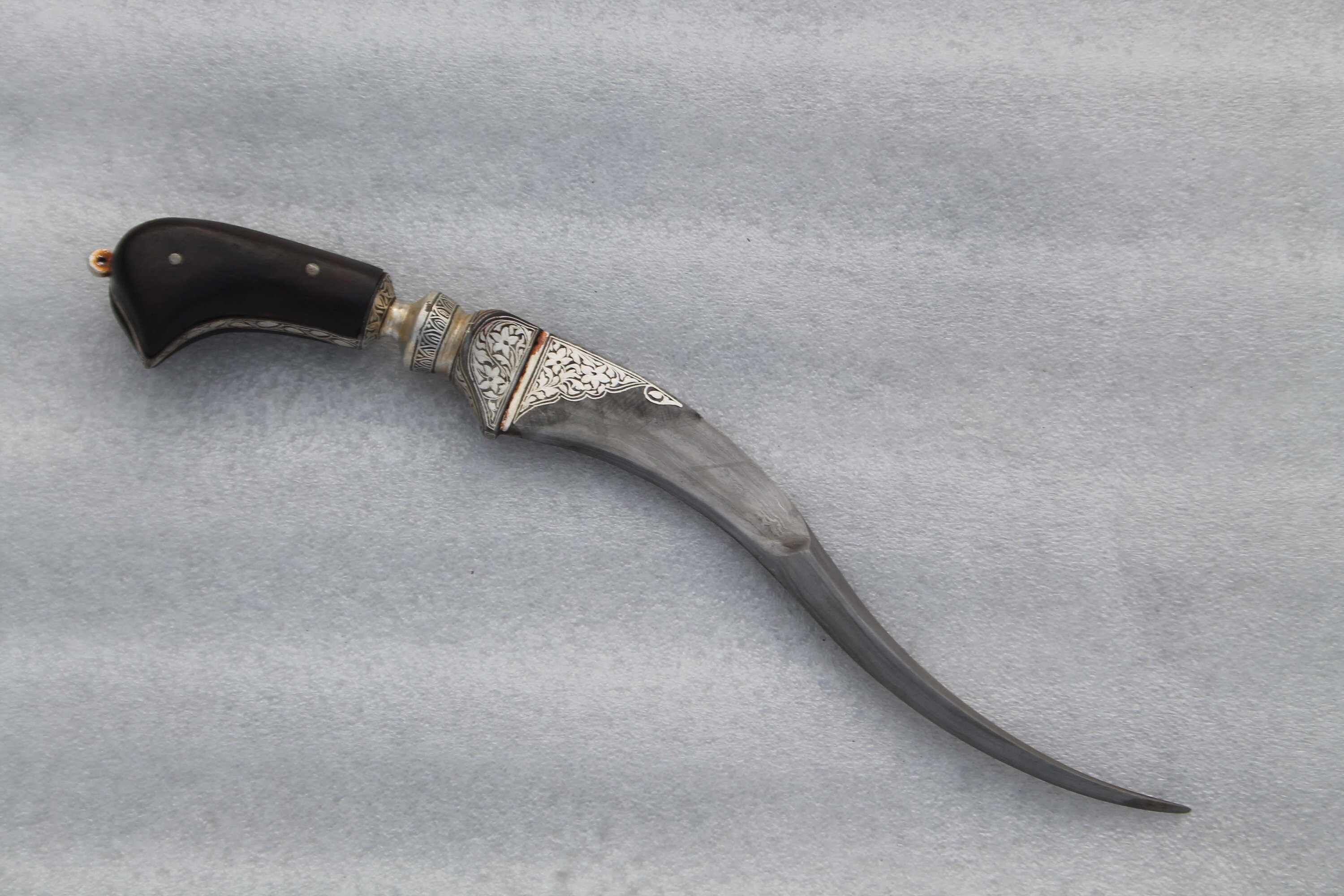 Indo-persian Mughal Islamic Rajput Silver Damascened Khanjar/ Karli ...