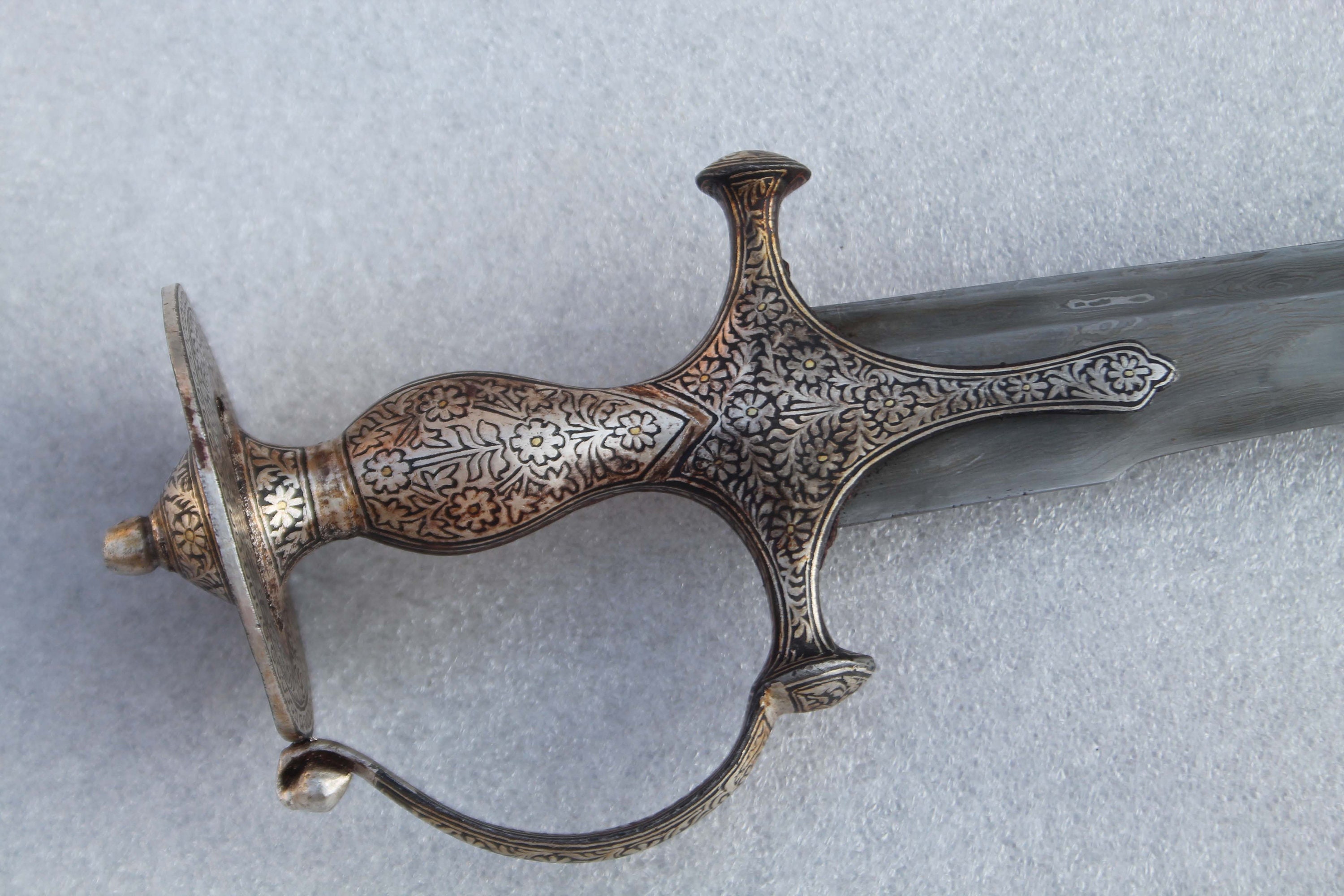 Old Vintage Mughal Rajput Traditional Gold& Silver Damascened Tulwar ...
