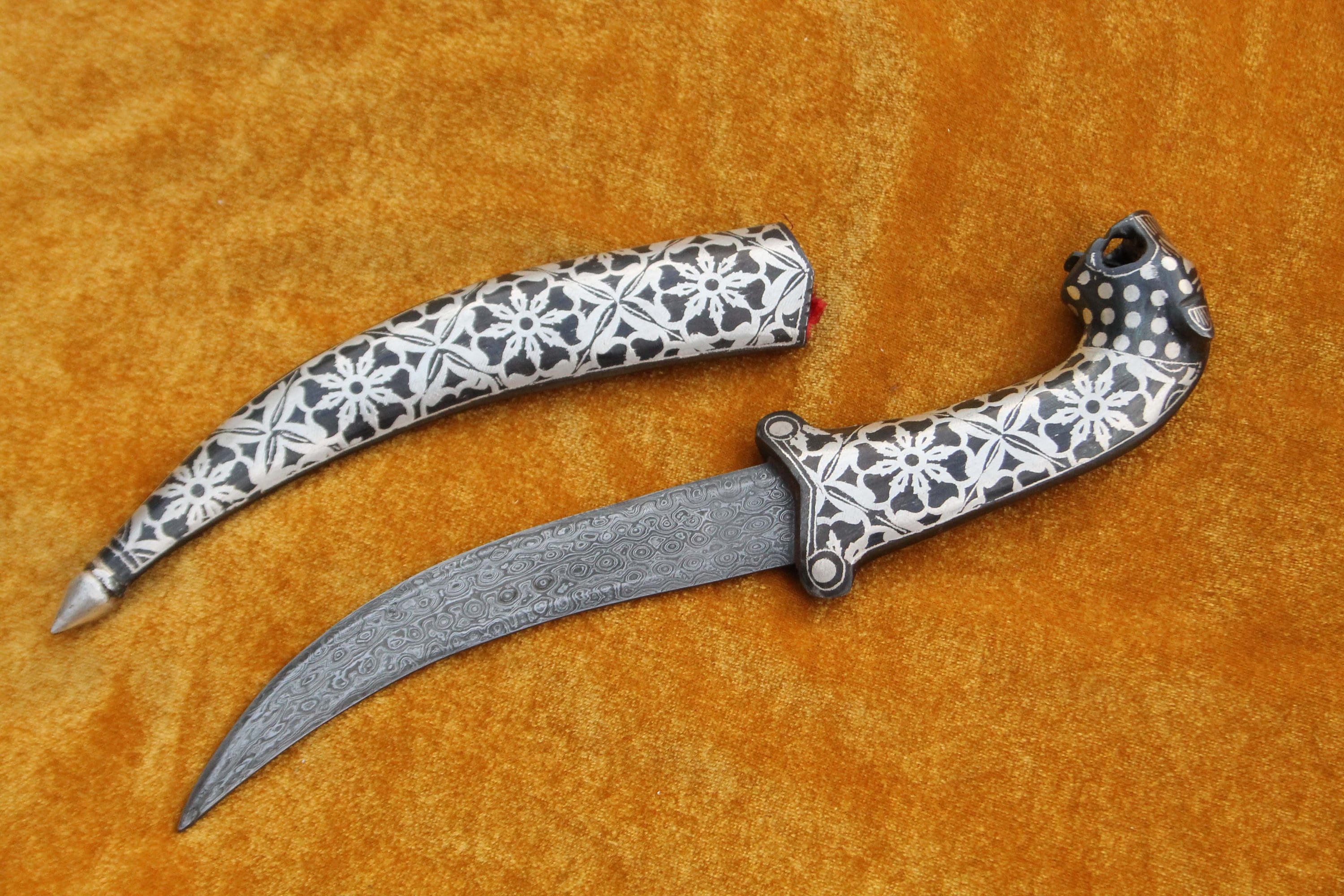 Dagger Blade With Lion Hunt