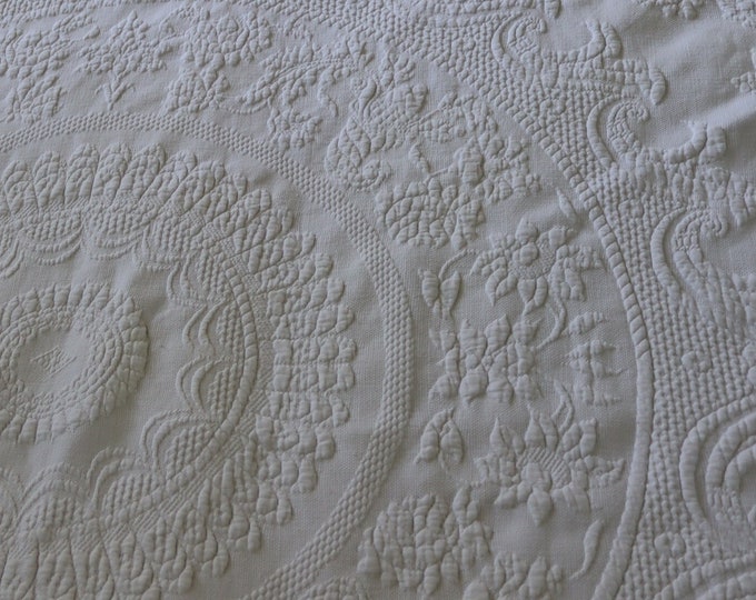 Bates Queen Elizabeth Bedspread - White Cotton Matelasse Bates Queen ...
