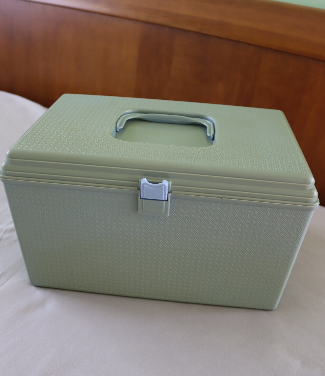 1960s/1970s Plastic Sewing Box or Craft Supply Box by Wil-hold Vintage ...