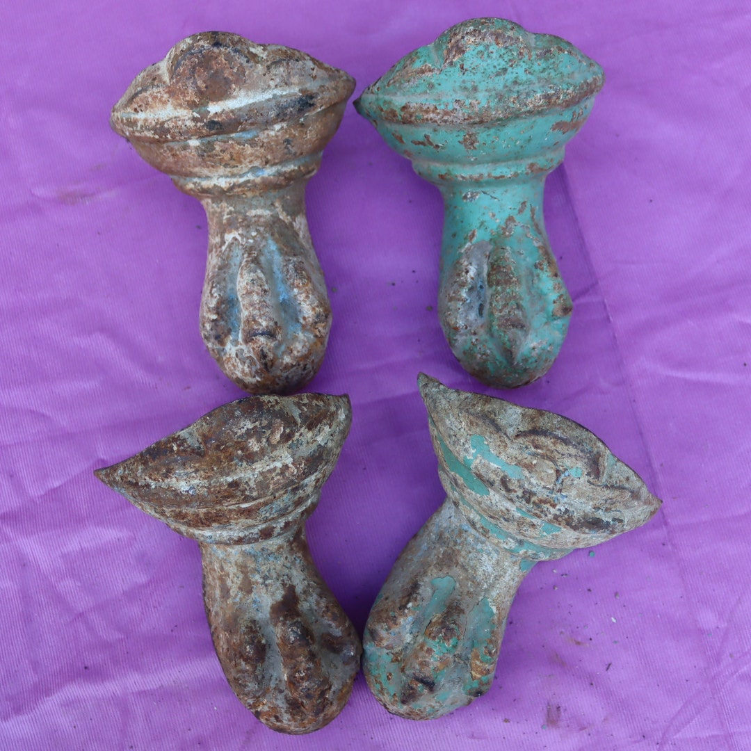 Antique Cast Iron Bathtub Feet - Set of 4 Cast Iron Clawfoot Tub Feet ...