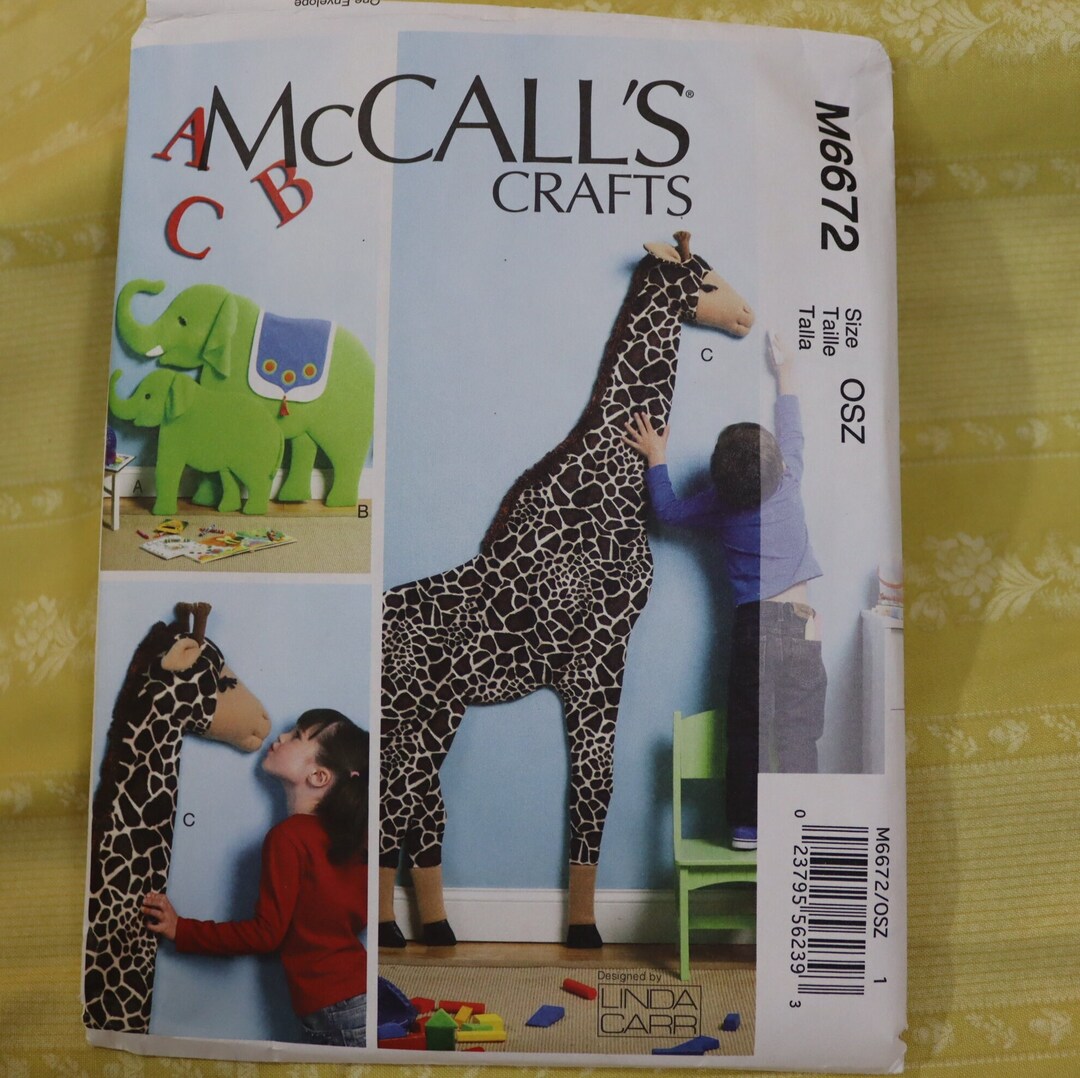 Giant Giraffe and Elephants Decor for Kid's Room Pattern to Create a ...