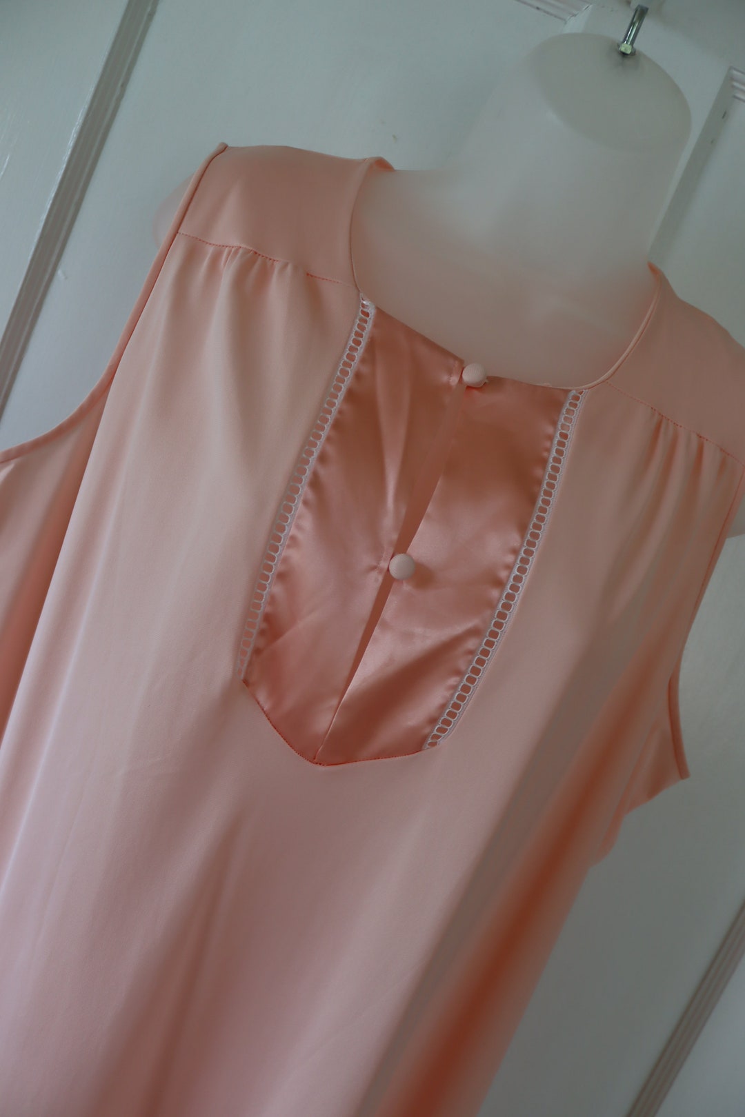 Vintage Sleeveless Long Peach Nightgown / Negligee With Satin - Etsy