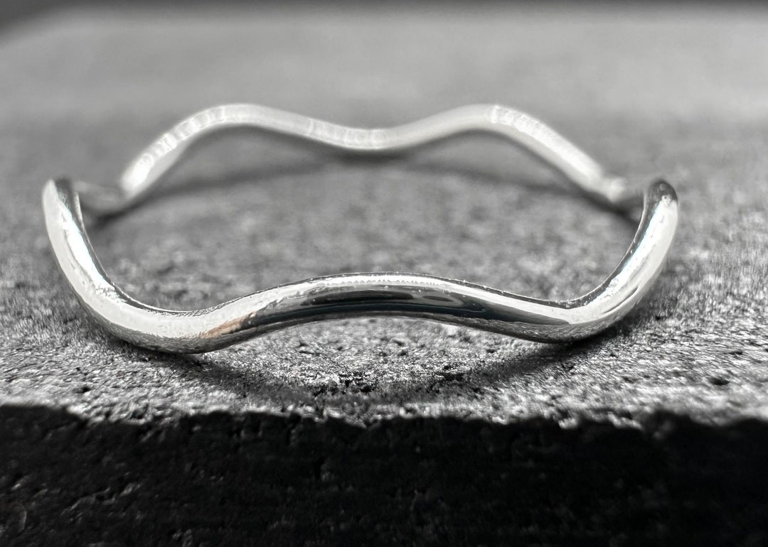9ct White Gold Wavy Stacking Ring | Solid Gold | Recycled | Handmade in the UK - Etsy