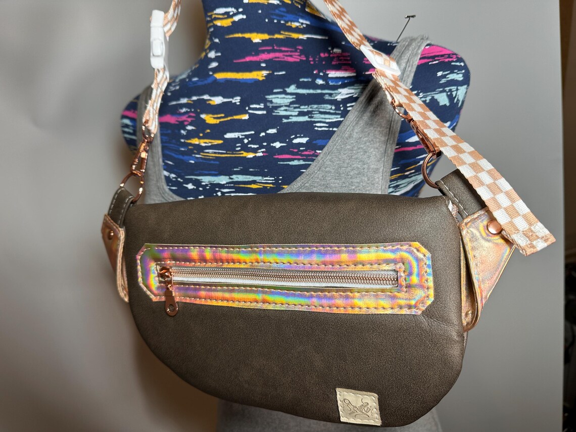 Clamshell Sling - Etsy