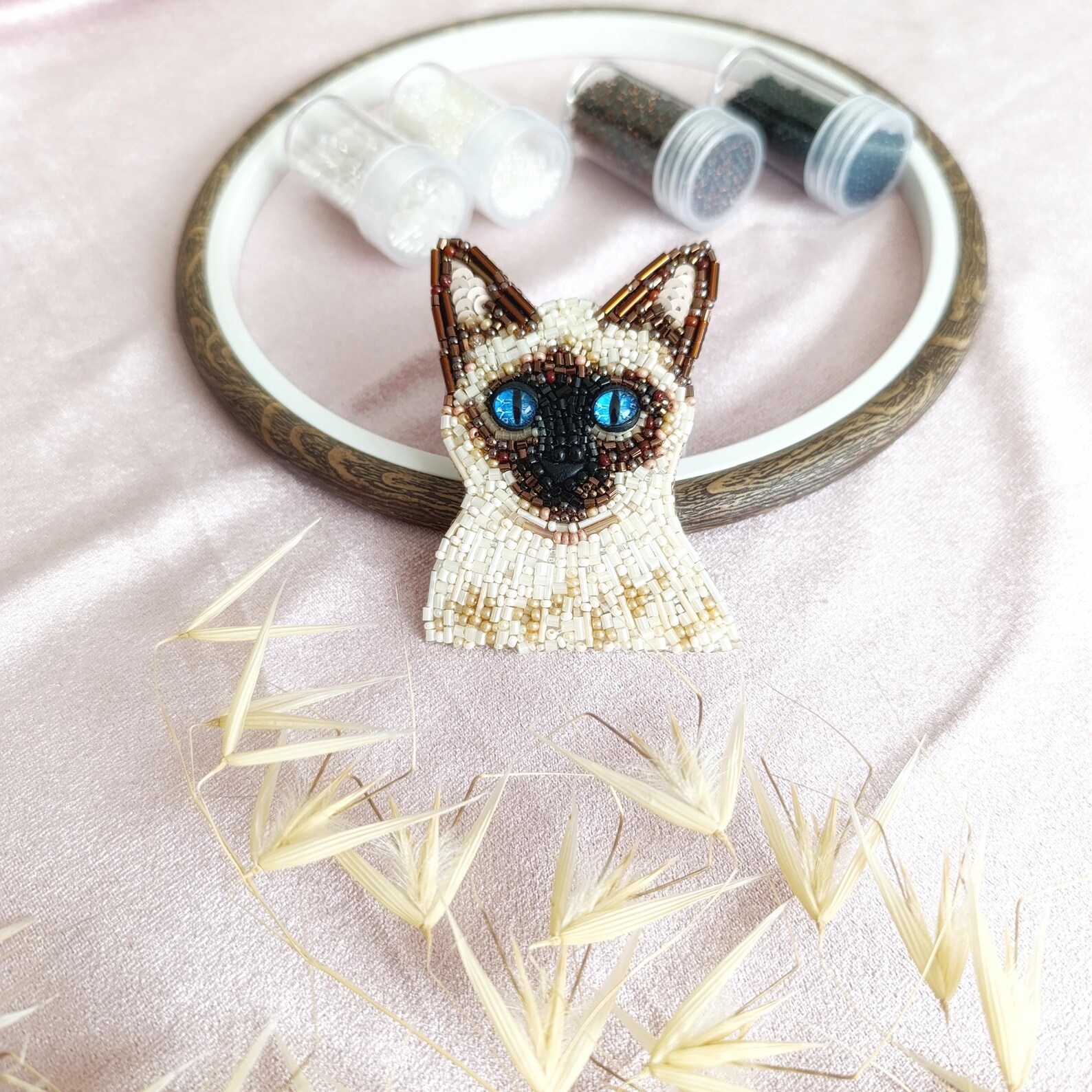 Embroidery Bead Siamese Cat Portrait Brooch, Bead Cat Keychain ...