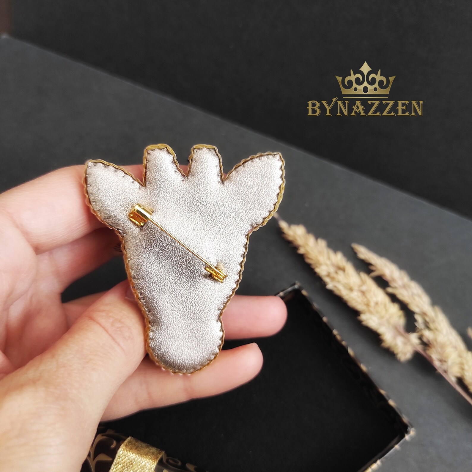 Handmade Bead Giraffe Brooch: Embroidery Animal Pin, Wildwide Animal ...