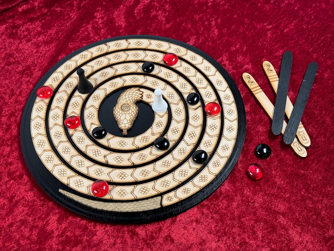 MEHEN - Ancient Egyptian Game. Wood and Glass, Traditional Egyptian ...