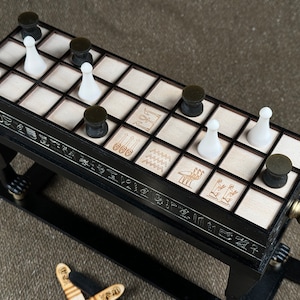 Tutankhamun's Senet Game! Detailed Recreation of the Senet Board Found ...