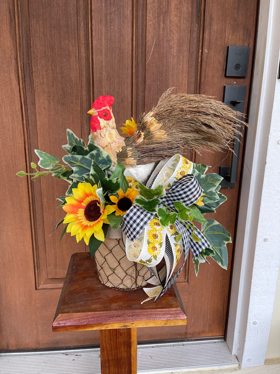 Farmhouse Centerpiece Arrangement, Country Table Decor, Chicken Gifts ...