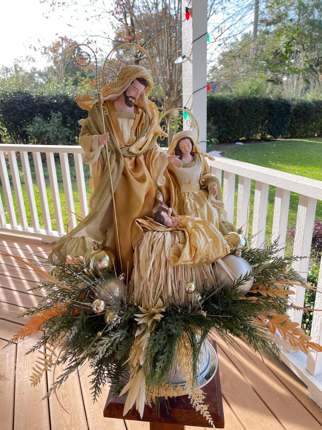 Nativity centerpiece, Holy Family centerpiece, Christmas Decor, Elegant ...