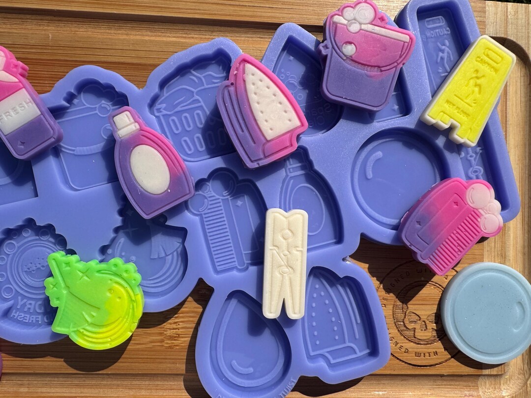 Cleaning Topper Palette Silicone Mould for Wax, Resin, Clay, Fondant ...