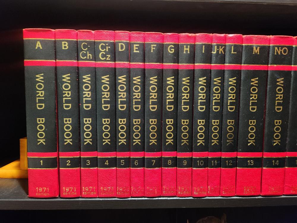 Vintage World Book Encyclopedia COMPLETE 1971 Set, Red & Black ...
