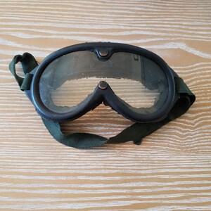 US Military Goggles, 1974 Sun, Wind & Dust Goggles, 1974 Military ...