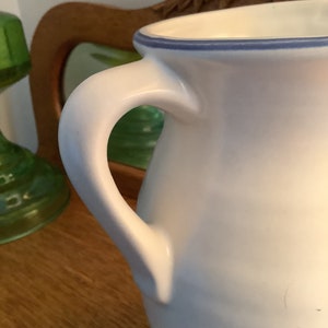 Vintage Pfaltzgraff Pottery Pitcher, Yorktowne Pattern 9”pitcher ...