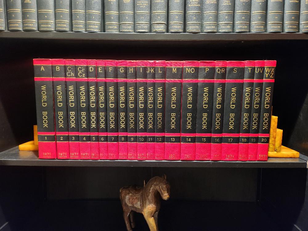 Vintage World Book Encyclopedia COMPLETE 1971 Set, Red & Black ...