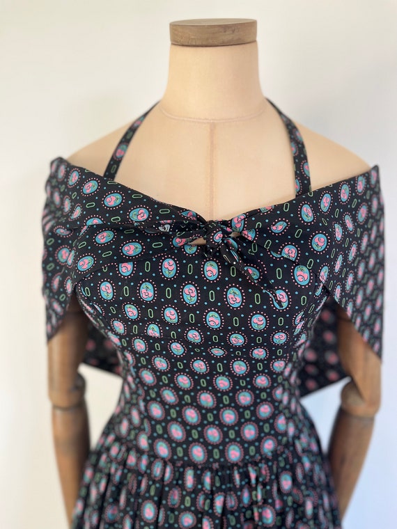 Original 1950s cottage rose novelty print dress with … - Gem