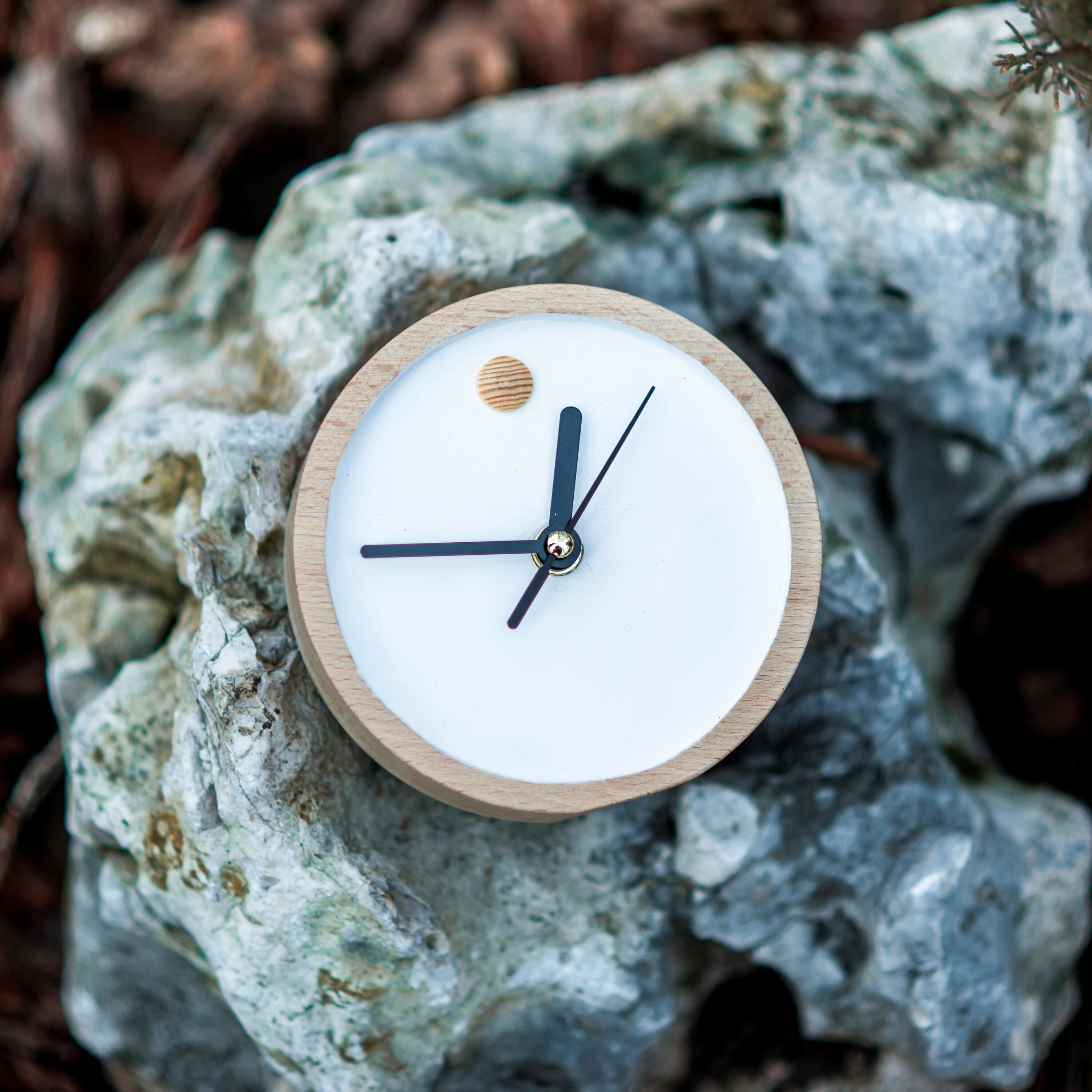 Minimalist Modern White Desk Clock - Scandinavian Aesthetic Wood Home ...