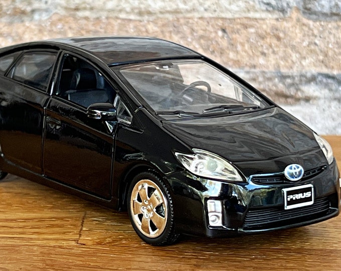 Toyota Prius | Model Car | Diecast Model Car Scale 1/32 | Toyota 1:32 ...