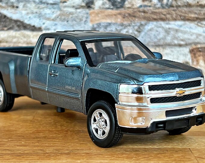 Chevrolet Silverado 2500HD , Model Truck, 1/32 Diecast Truck, 1/32 ...