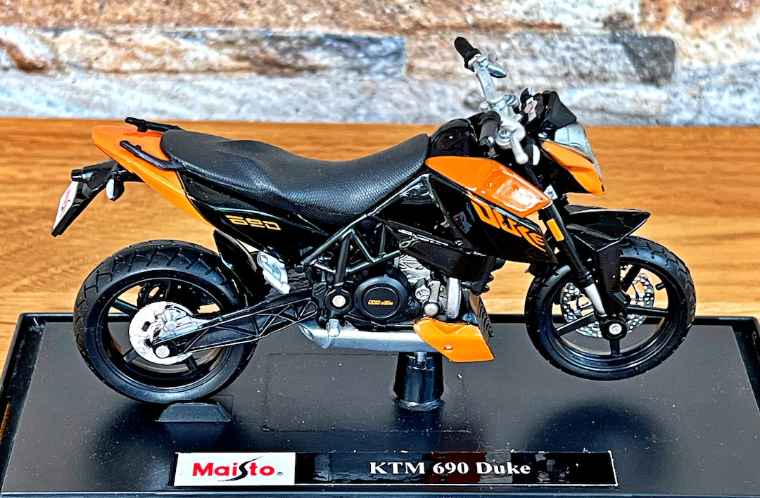 KTM 690 Duke | Scale 1/18 Model Motorcycle | Diecast Collection | 1/18 ...