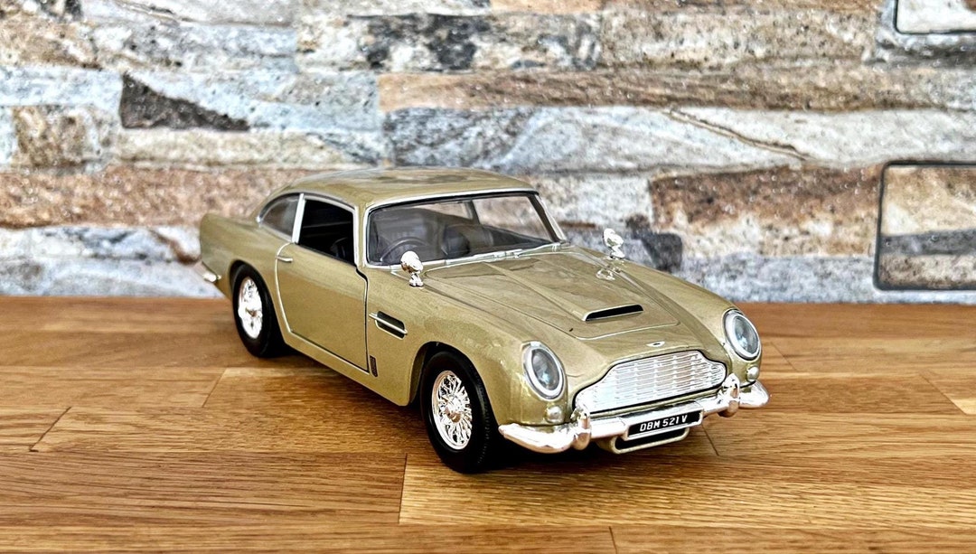 Aston Martin DB5 | Vintage Model Car | Diecast Car | 1/24 Scale Model ...