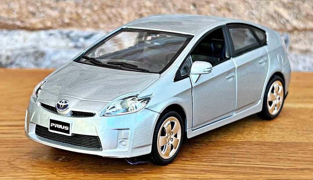 Toyota Prius | Model Car | Diecast Model Car Scale 1/32 | Toyota 1:32 ...