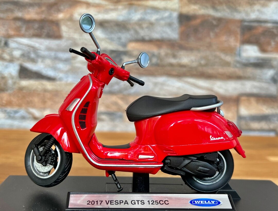 Vespa 2017 GTS 125CC, 1/18 Scale Diecast Model Motorcycle, 1/18 Die ...