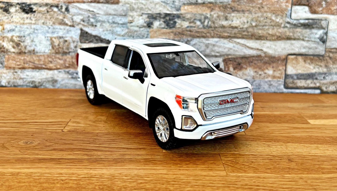 GMC Sierra 1500 SLT Crew Cab 2019 | 1/27 Scale Diecast Model Truck ...