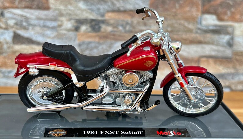 Harley Davidson 1984 FXST Softail Scale 1/18 Model | Etsy