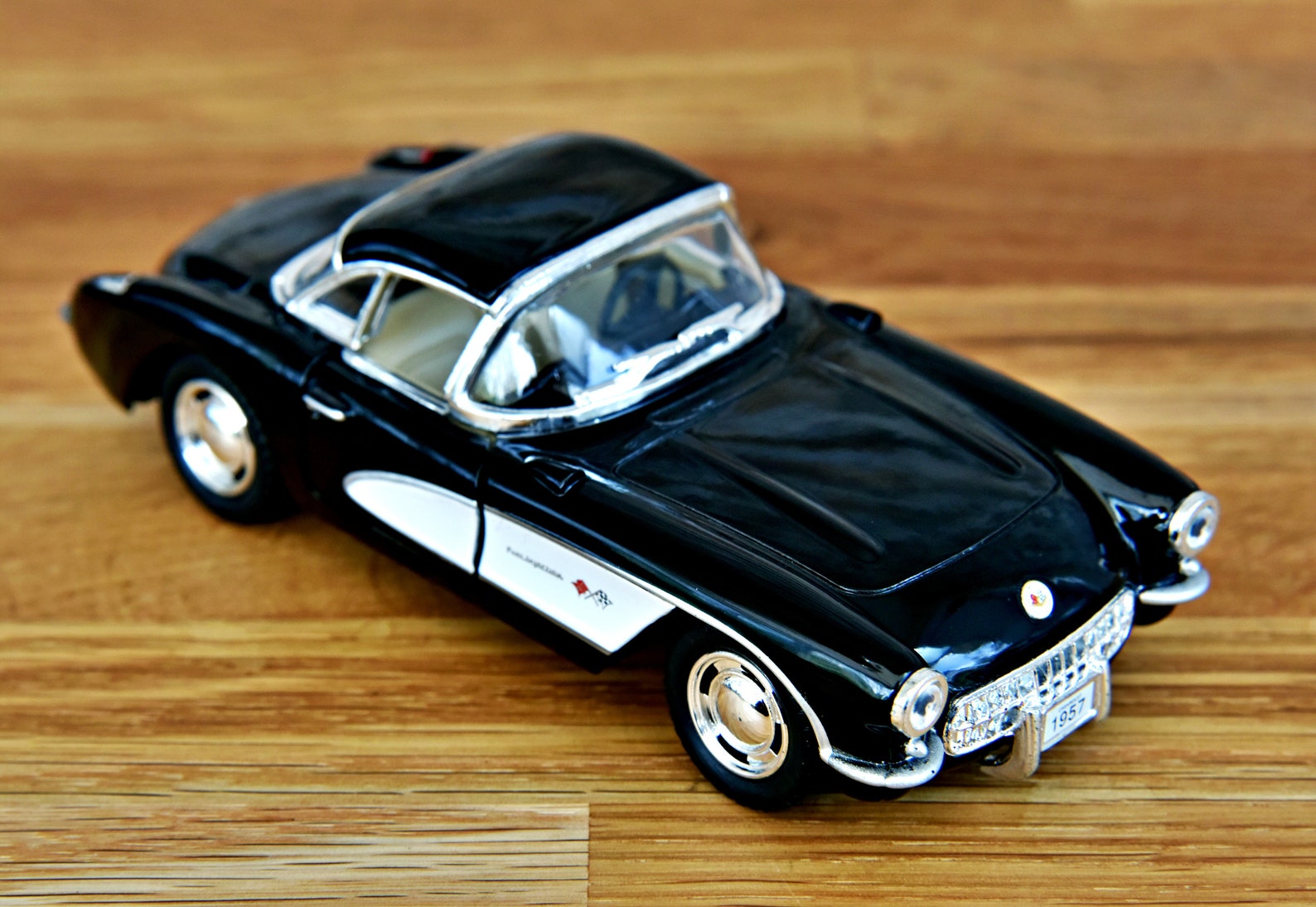 Chevrolet Corvette 1957 , Diecast Model Car, 1/34 Scale Model Car ...