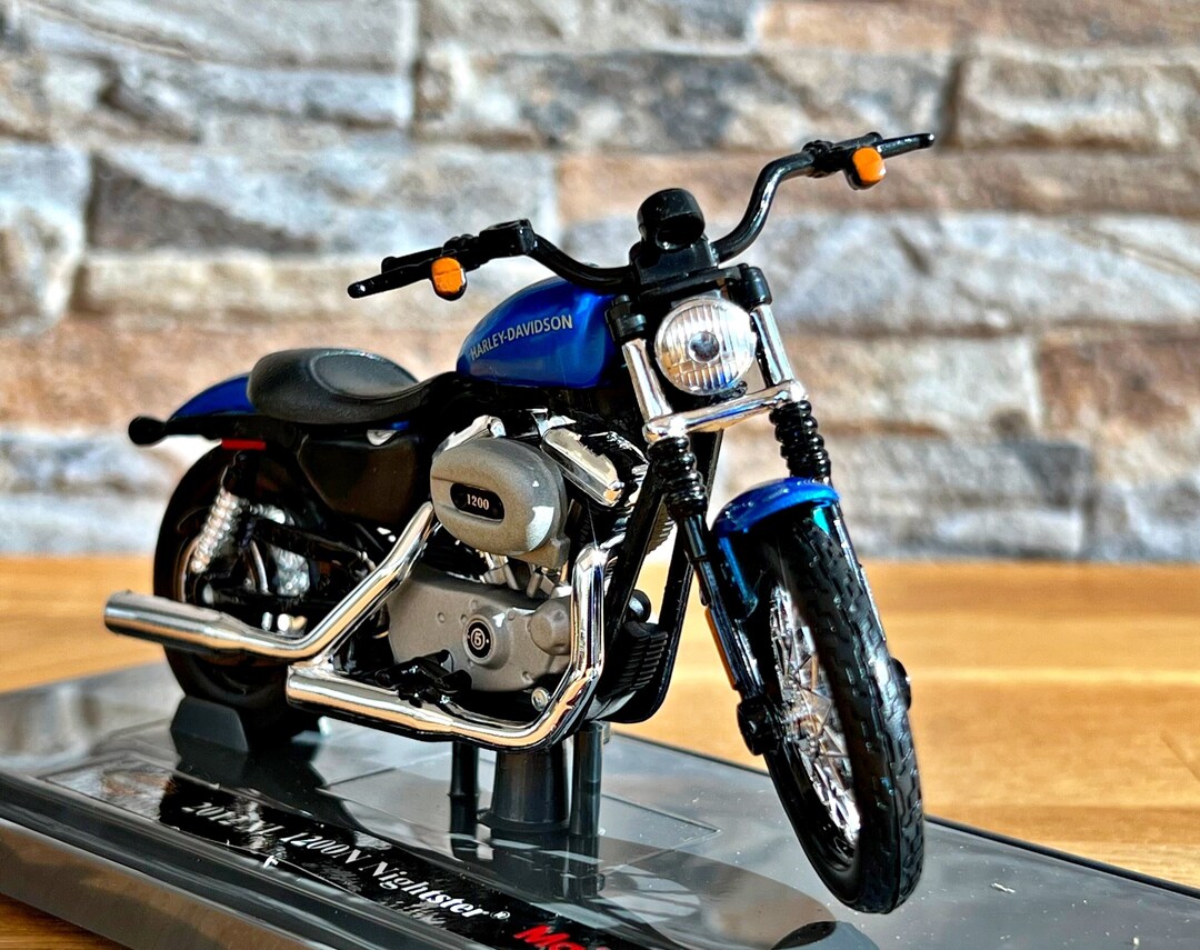 Harley Davidson 2012 XL 1200N Nightster, Motorcycle Model, Scale 1/18 ...
