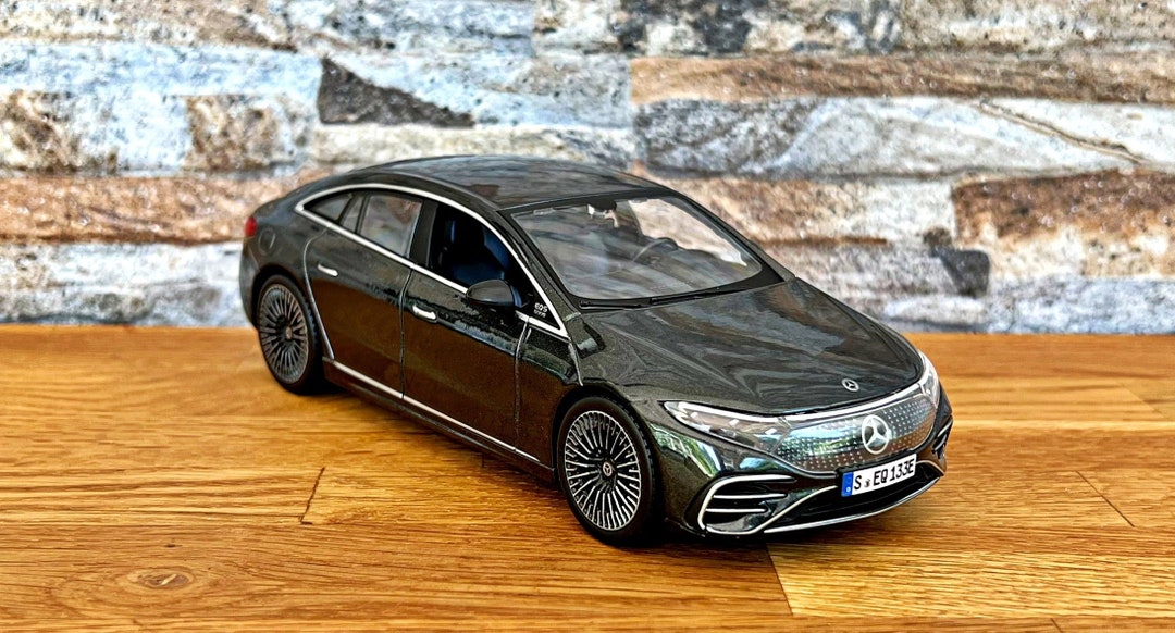 Mercedes Benz EQS | Model Car | Mercedes Benz Diecast | 1:24 Scale ...