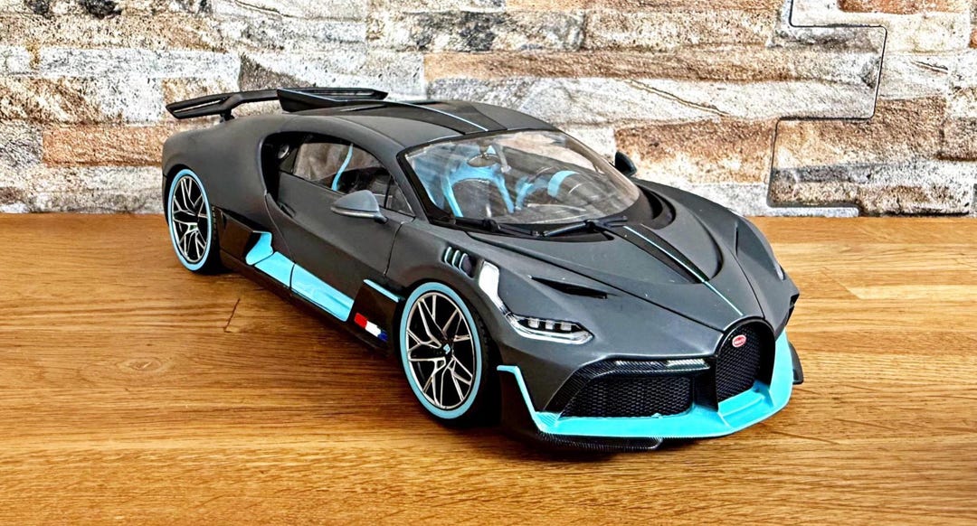 Bugatti Divo , 1/18 Diecast Car, 1/18 Scale Model Car, Diecast ...