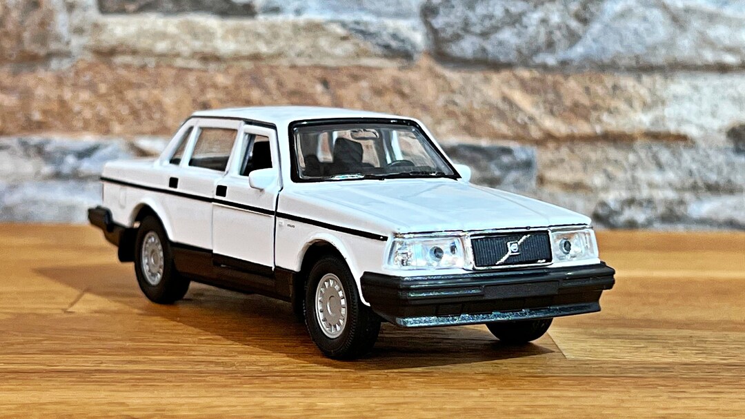 Volvo 240 GL , Model Car, 1/36 Scale Diecast Car, 1:36 Vintage Model ...