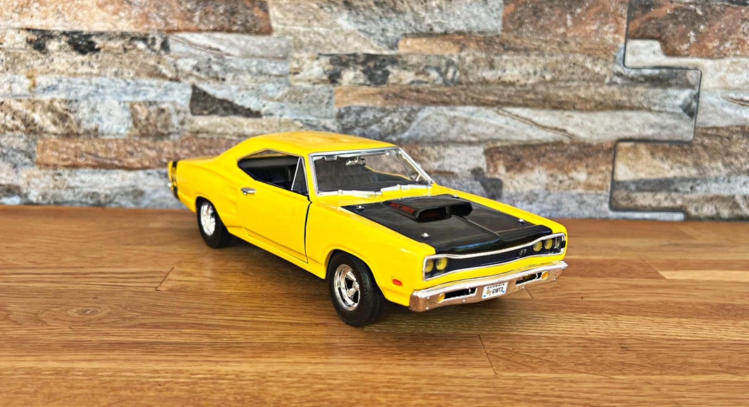 Dodge Coronet Super Bee 1969 | Diecast Car | 1/24 Scale Model Car ...