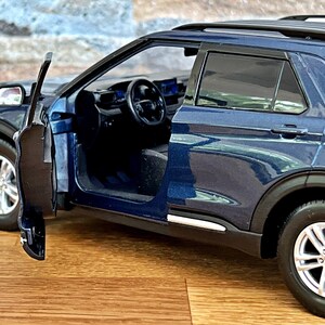 Ford Explorer XLT 2022 | Model Car | 1/24 Diecast Car | 1/24 Scale ...