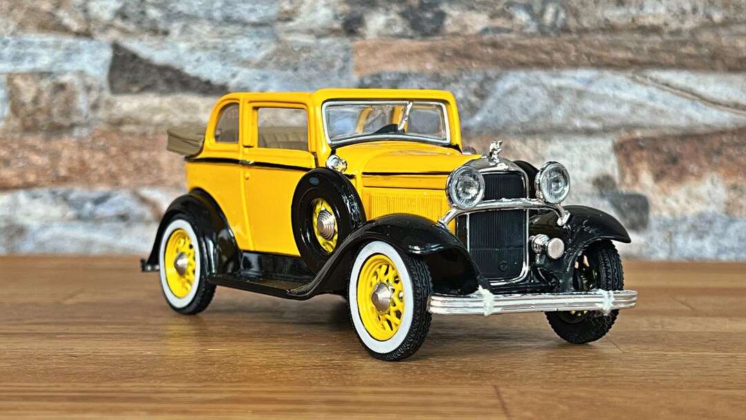 1932 Ford V-8 Convertible Sedan | Vintage Model Car | Vintage Diecast ...