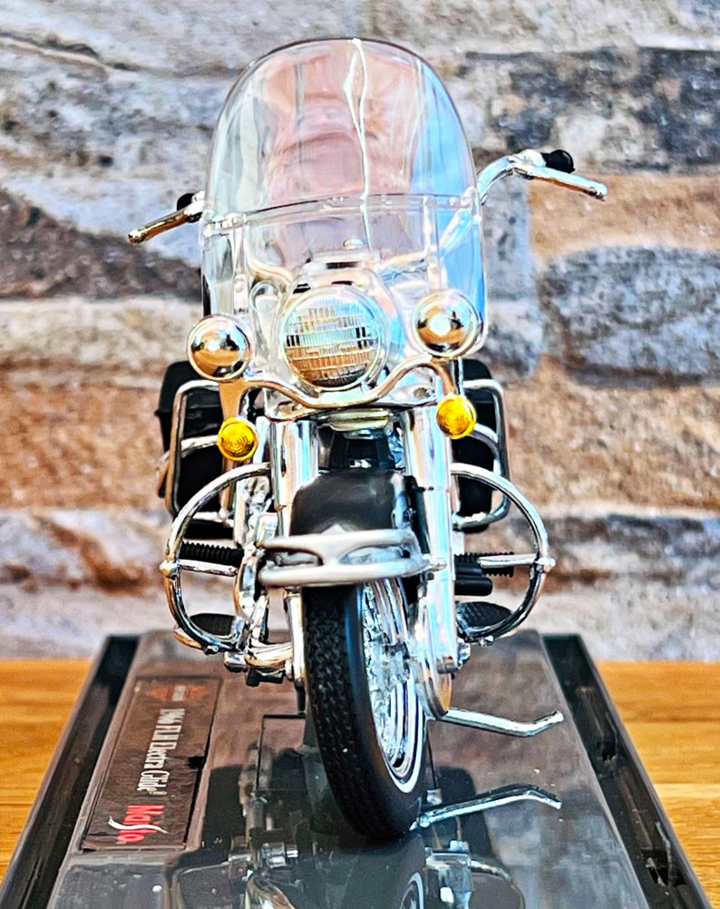 Harley Davidson 1966 FLH Elektra Glide, Scale 1/18 Model Motorcycle, 1/ ...