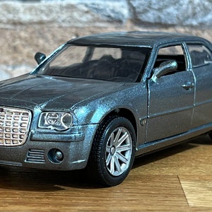 Chrysler 300C , Model Car, Scale 1/32, 1/32 Diecast Collectible Item, 1 ...