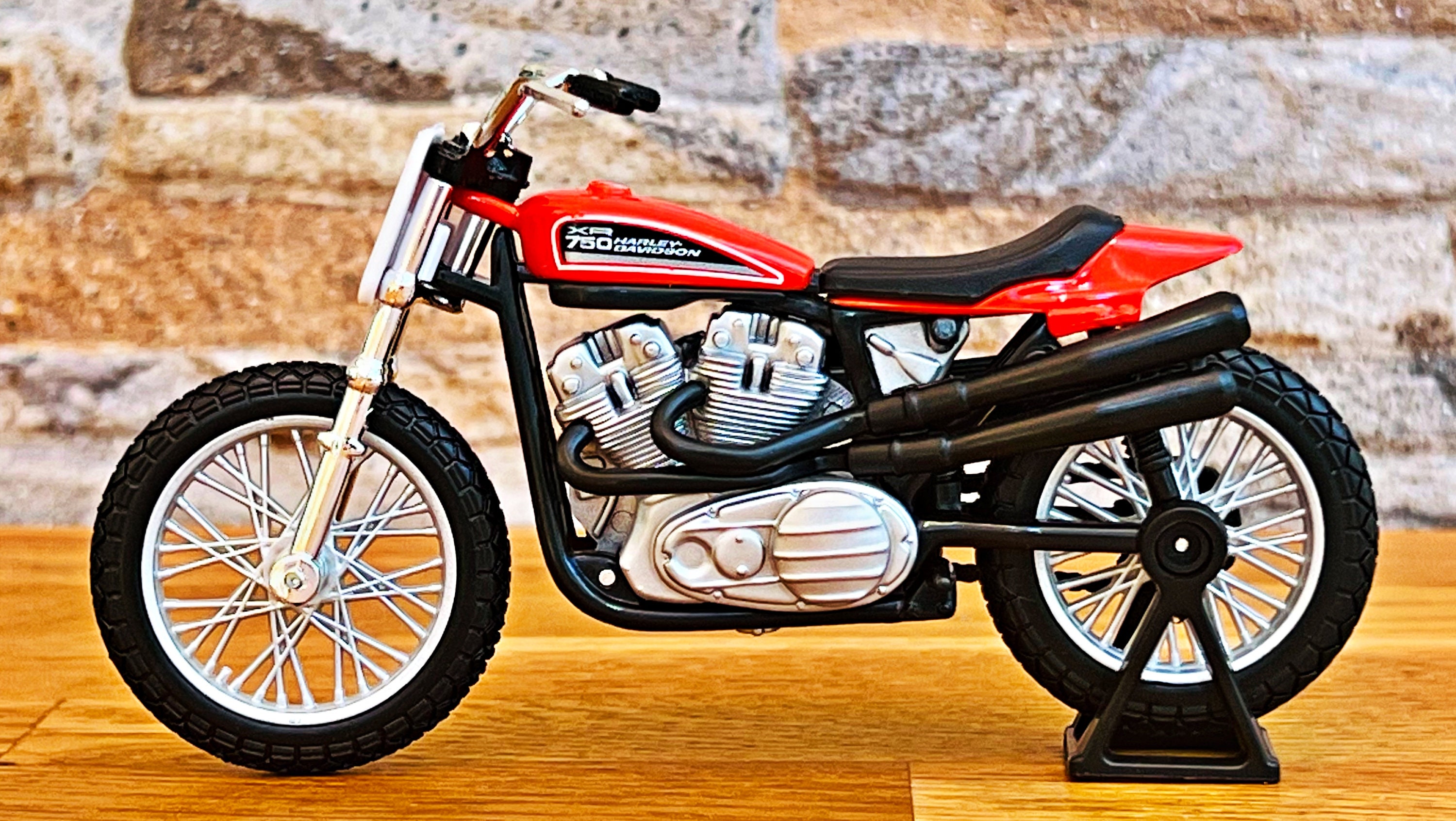 Harley Davidson XR 750, Scale 1/18 Model Motorcycle, 1/18 Diecast ...