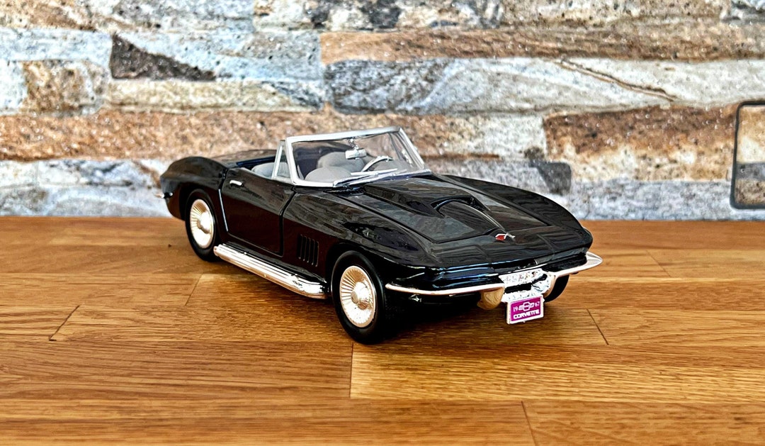 Chevrolet Corvette 1967 | Model Car | Diecast Car | 1/24 Scale Model ...