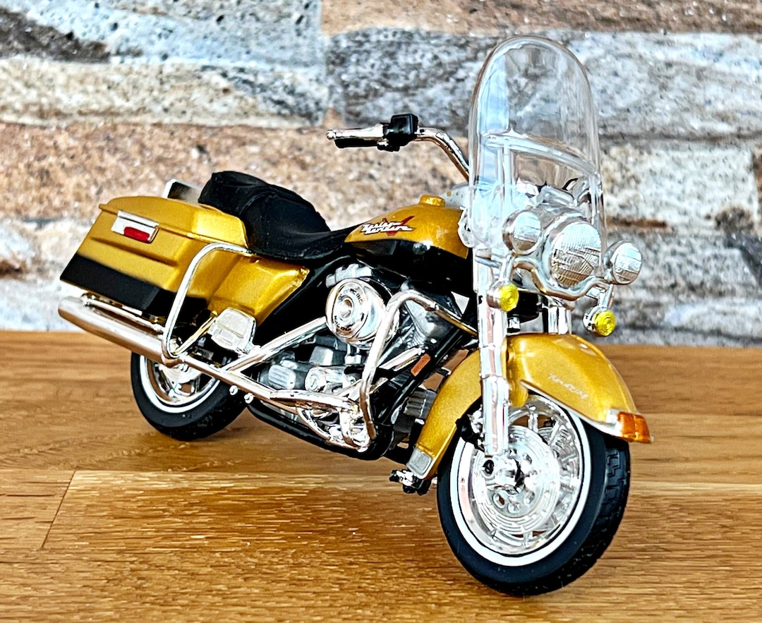 Harley Davidson 1999 FLHR Road King, Model Motorcycle, 1/18 Scale ...