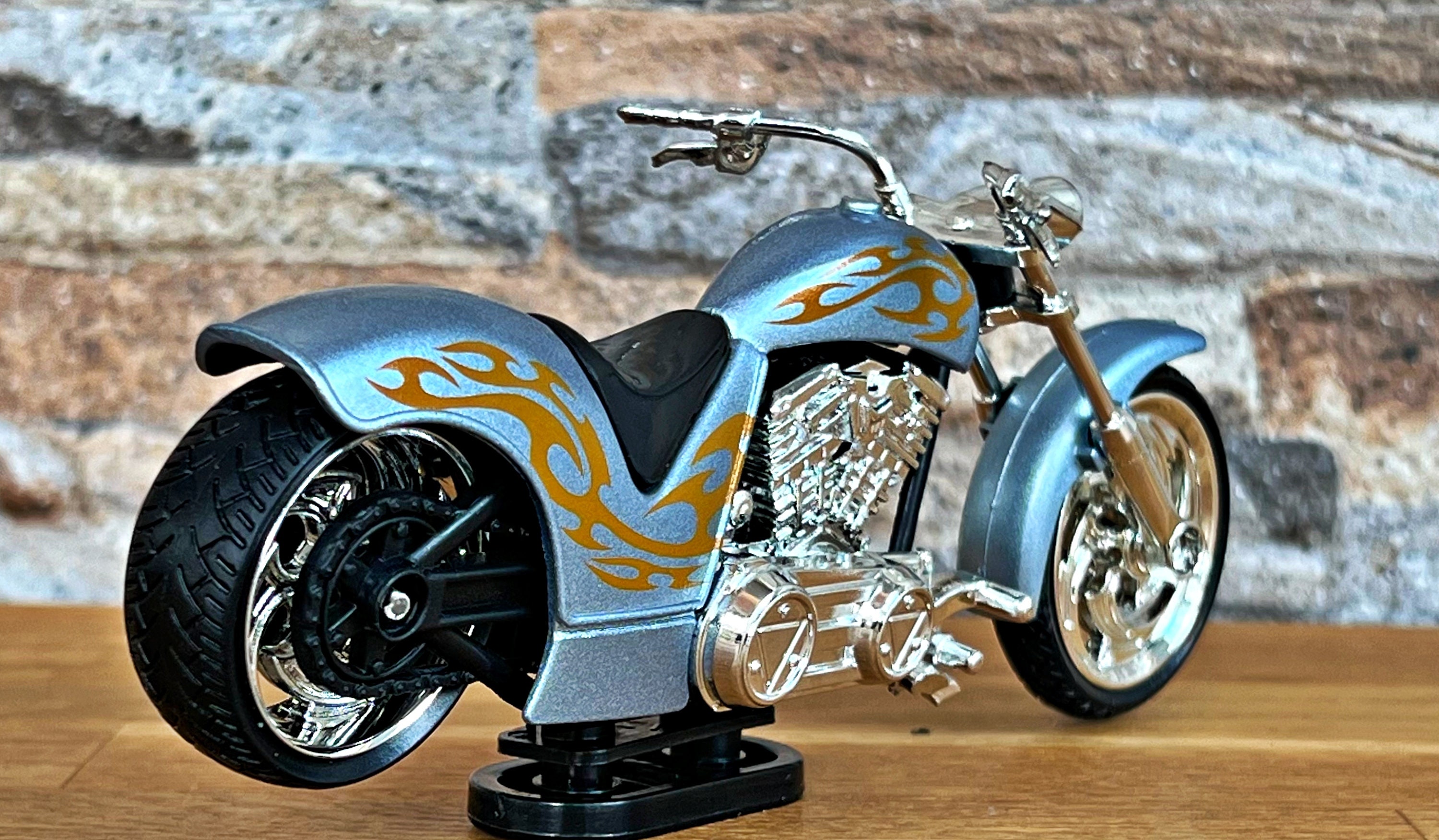 Iron Choppers, Scale 1/18 Model Motorcycle, Diecast Motorcycle, 1/18 ...