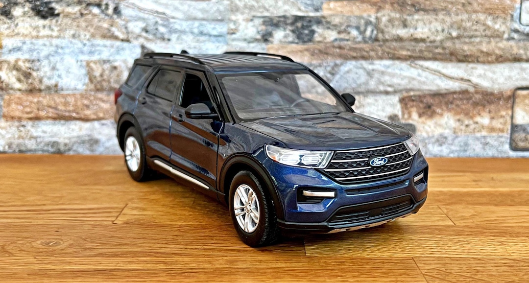 Ford Explorer XLT 2022 | Model Car | 1/24 Diecast Car | 1/24 Scale ...