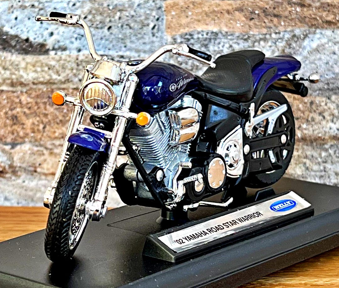 Yamaha 2002 Road Star Warrior, Model Motorcycle , Scale 1/18 Diecast ...