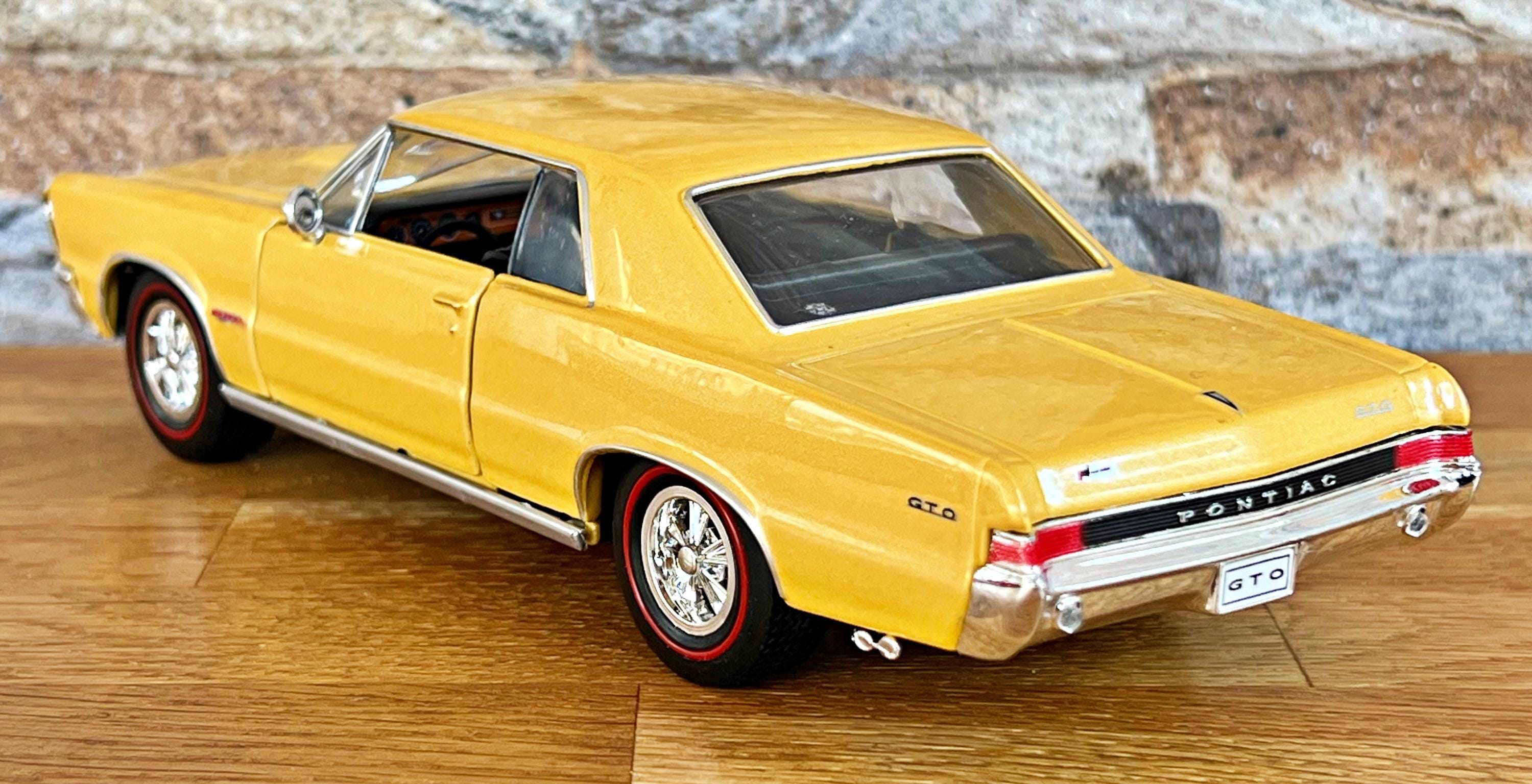 Pontiac GTO 1965 | Vintage Model Car | 1/24 Diecast Car | 1/24 Scale ...