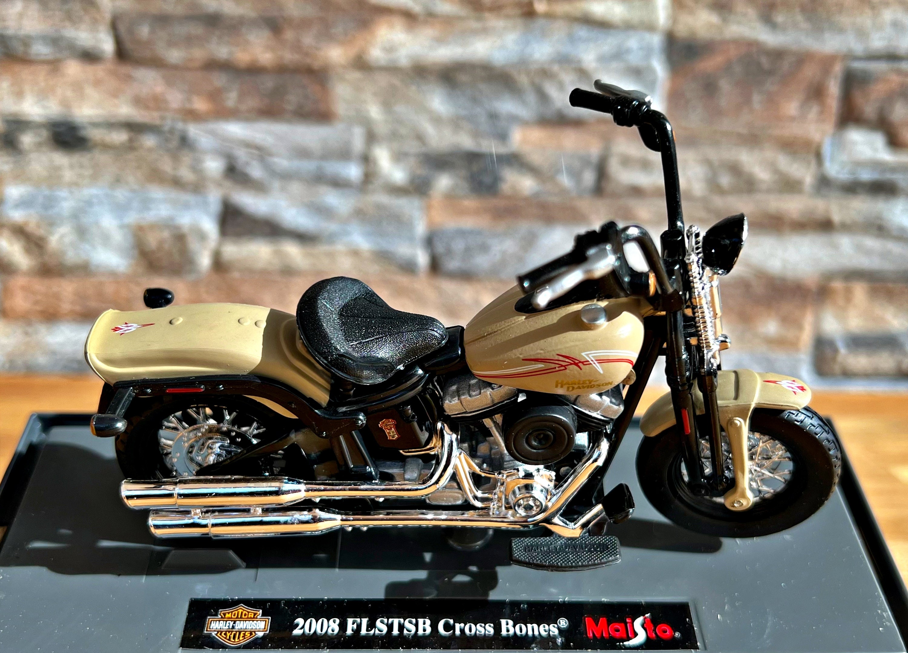 Harley Crossbones 2008