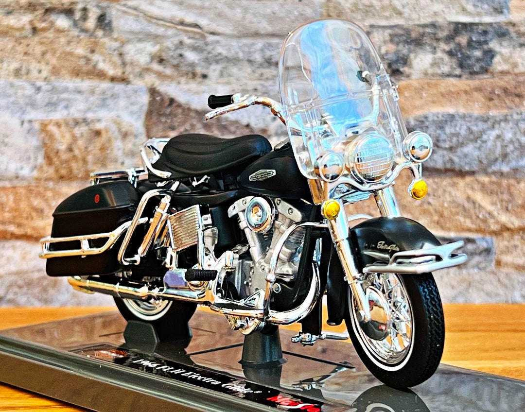 Harley Davidson 1966 FLH Elektra Glide, Scale 1/18 Model Motorcycle, 1/ ...